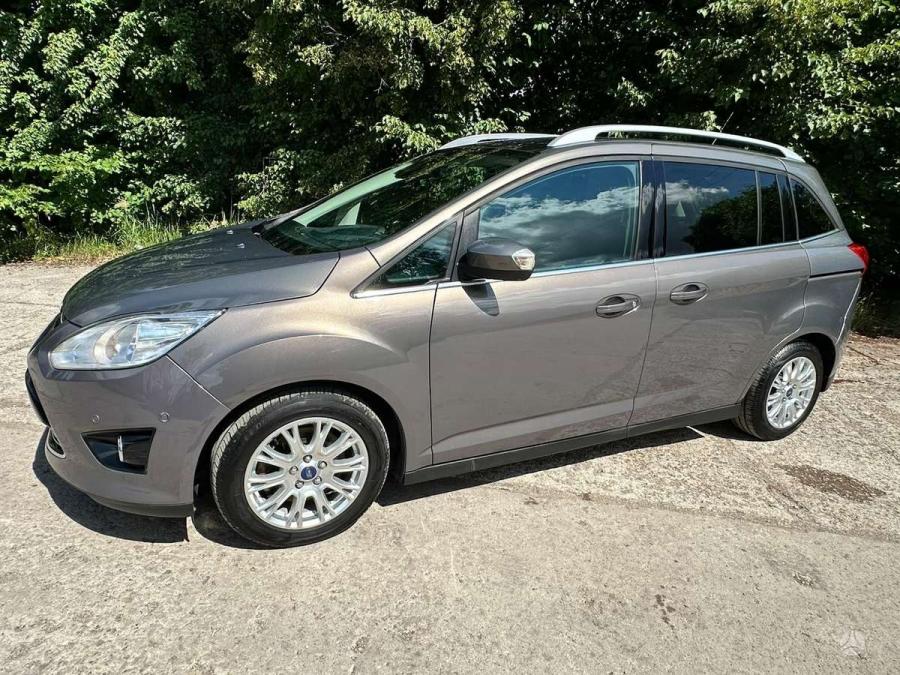 Brown Ford Grand C-MAX 2013 in Siauliai, with an engine capacity of 1.56 L and mileage of 240 thousand km for 4650 €, photo 11 on AUTOMOTO.COM.LV