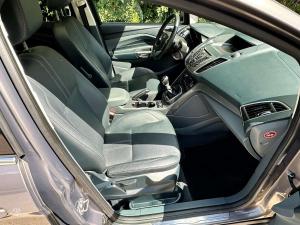 Brown Ford Grand C-MAX 2013 in Siauliai, with an engine capacity of 1.56 L and mileage of 240 thousand km for 4650 €, photo 17 on AUTOMOTO.COM.LV