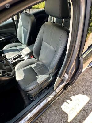 Brown Ford Grand C-MAX 2013 in Siauliai, with an engine capacity of 1.56 L and mileage of 240 thousand km for 4650 €, photo 22 on AUTOMOTO.COM.LV
