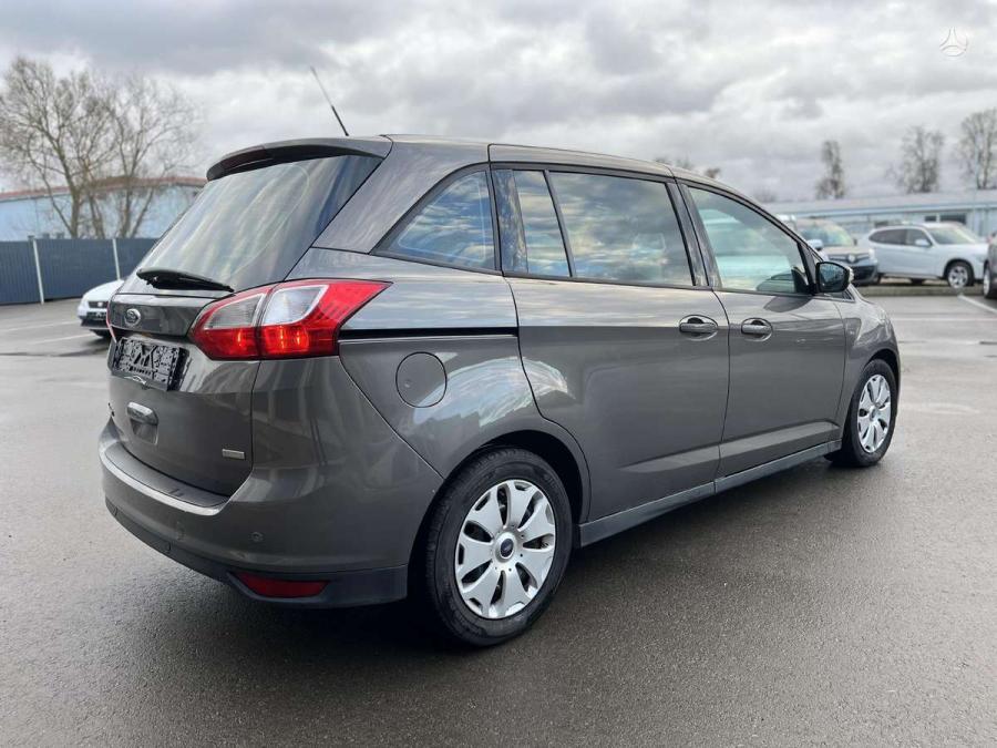 Brown Ford Grand C-MAX 2014 in Siauliai, with an engine capacity of 1.00 L and mileage of 153 thousand km for 3950 €, photo 6 on AUTOMOTO.COM.LV