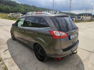 Brown Ford Grand C-MAX 2014 in Vilnius, with an engine capacity of 2.00 L and mileage of 255 thousand km for 4400 €, photo 4 on AUTOMOTO.COM.LV
