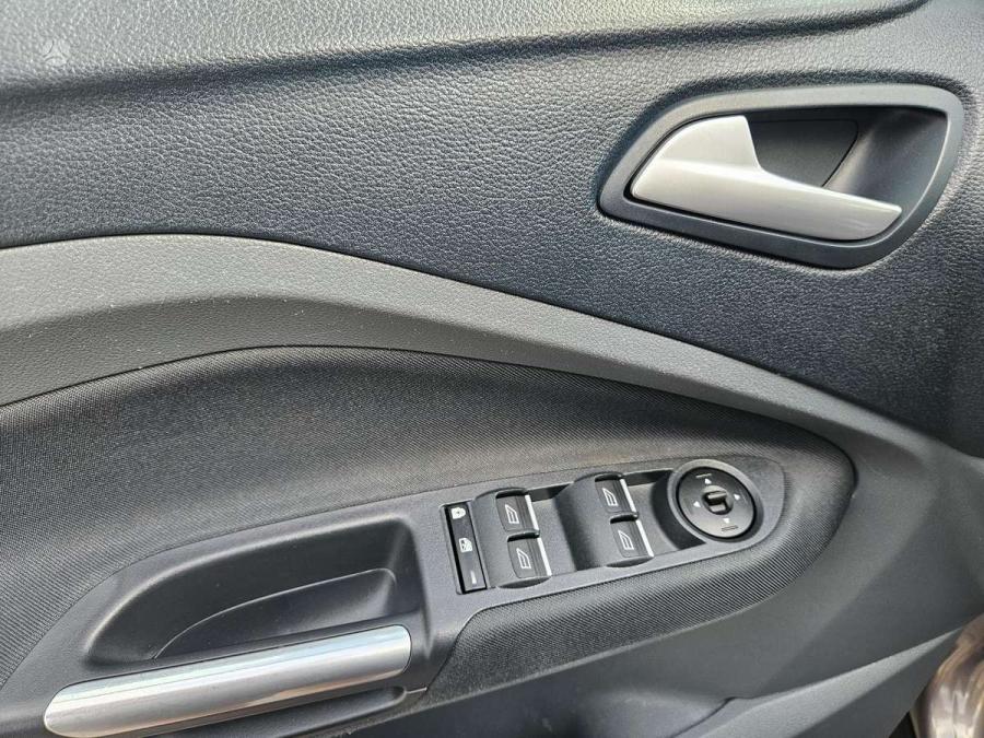 Brūns Ford Grand C-MAX 2015 Šauļi, ar dzinēja tilpumu 1.00 L un nobraukumu 195 tūkst. km par 4950 €, foto 21 vietnē AUTOMOTO.COM.LV