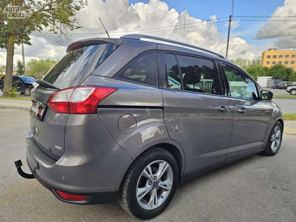 Brown Ford Grand C-MAX 2015 in Siauliai, with an engine capacity of 1.00 L and mileage of 195 thousand km for 4950 €, photo 8 on AUTOMOTO.COM.LV