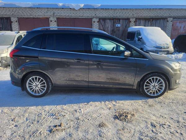 Brown Ford Grand C-MAX 2016 in Taurage, with an engine capacity of 2.00 L and mileage of 217 thousand km for 6950 €, photo 7 on AUTOMOTO.COM.LV