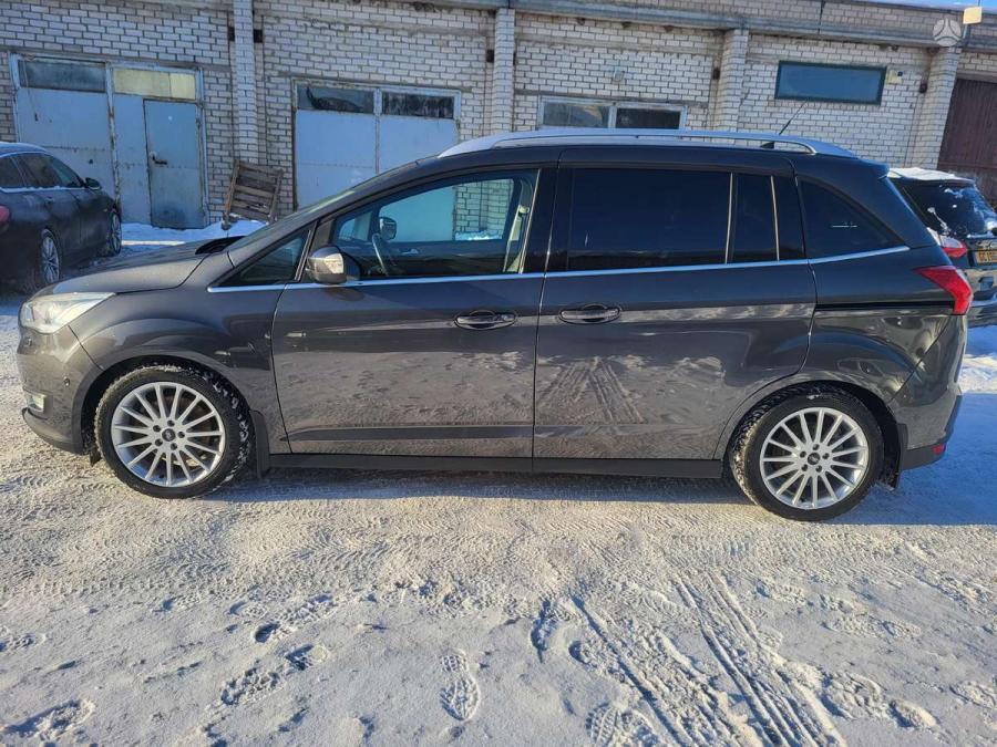 Brown Ford Grand C-MAX 2016 in Taurage, with an engine capacity of 2.00 L and mileage of 217 thousand km for 6950 €, photo 8 on AUTOMOTO.COM.LV