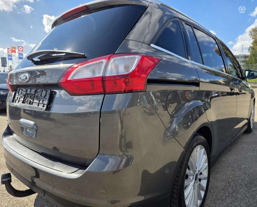 Brown Ford Grand C-MAX 2016 in Marijampole, with an engine capacity of 1.50 L and mileage of 249 thousand km for 5900 €, photo 5 on AUTOMOTO.COM.LV