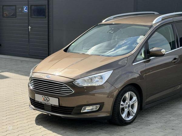 Brown Ford Grand C-MAX 2018 in Kaunas, with an engine capacity of 1.00 L and mileage of 167 thousand km for 6790 €, photo 4 on AUTOMOTO.COM.LV