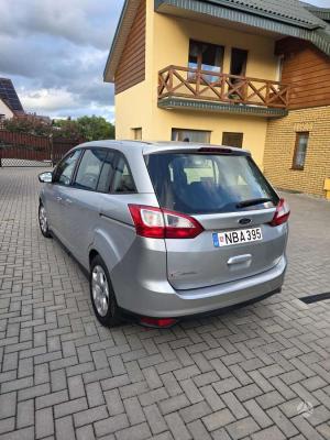 Pelēks Ford Grand C-MAX 2010 Marijampole, ar dzinēja tilpumu 1.56 L un nobraukumu 242 tūkst. km par 3300 €, foto 4 vietnē AUTOMOTO.COM.LV