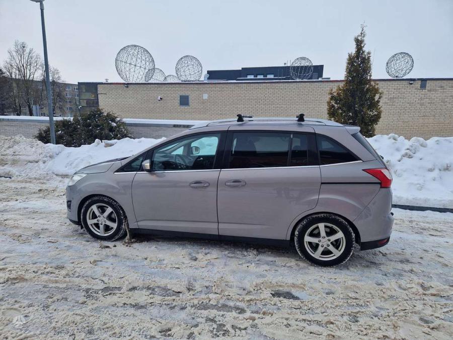 Grey Ford Grand C-MAX 2011 in Silute, with an engine capacity of 1.60 L and mileage of 230 thousand km for 3800 €, photo 2 on AUTOMOTO.COM.LV