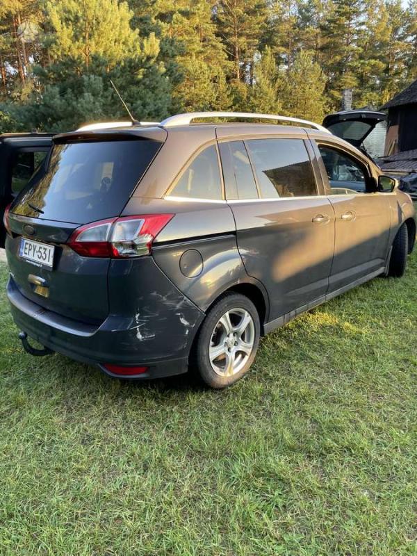 Grey Ford Grand C-MAX 2011 in Jurbarkas, with an engine capacity of 2.00 L and mileage of 354 thousand km for 1550 €, photo 3 on AUTOMOTO.COM.LV
