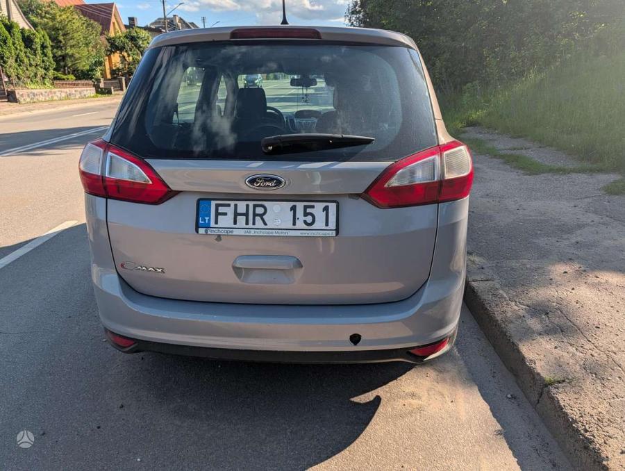 Grey Ford Grand C-MAX 2011 in Kaunas, with an engine capacity of 1.56 L and mileage of 359 thousand km for 2800 €, photo 3 on AUTOMOTO.COM.LV
