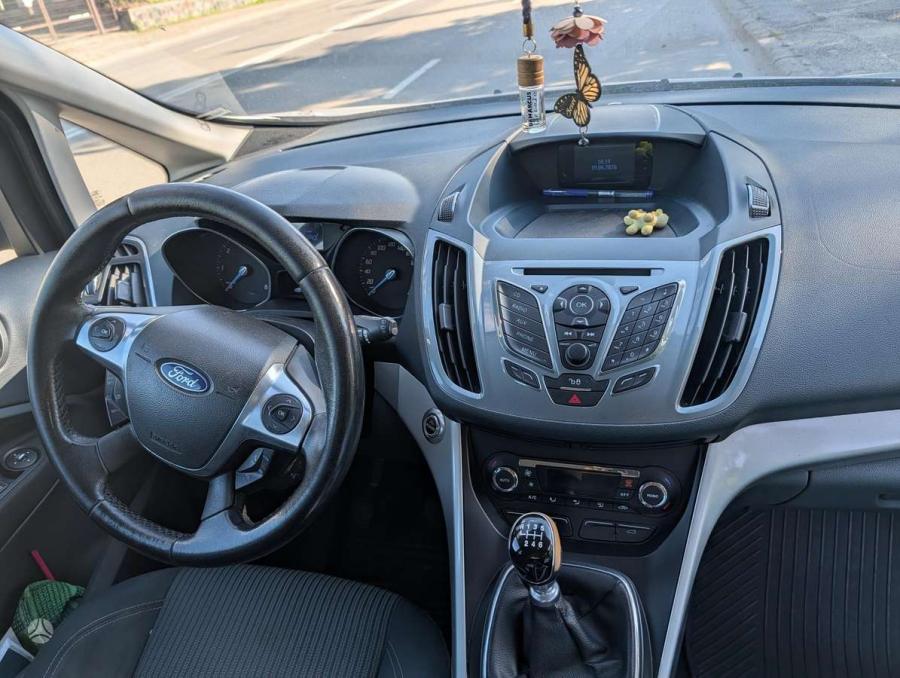 Grey Ford Grand C-MAX 2011 in Kaunas, with an engine capacity of 1.56 L and mileage of 359 thousand km for 2800 €, photo 9 on AUTOMOTO.COM.LV