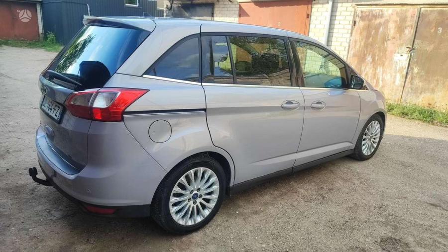 Grey Ford Grand C-MAX 2011 in Prienai, with an engine capacity of 1.56 L and mileage of 270 thousand km for 3790 €, photo 1 on AUTOMOTO.COM.LV