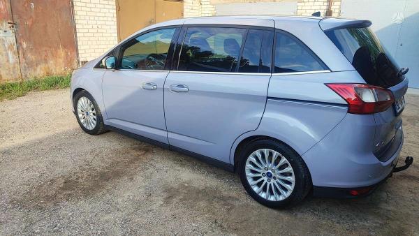 Grey Ford Grand C-MAX 2011 in Prienai, with an engine capacity of 1.56 L and mileage of 270 thousand km for 3790 €, photo 3 on AUTOMOTO.COM.LV
