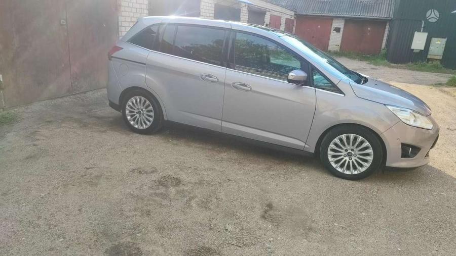 Grey Ford Grand C-MAX 2011 in Prienai, with an engine capacity of 1.56 L and mileage of 270 thousand km for 3790 €, photo 6 on AUTOMOTO.COM.LV