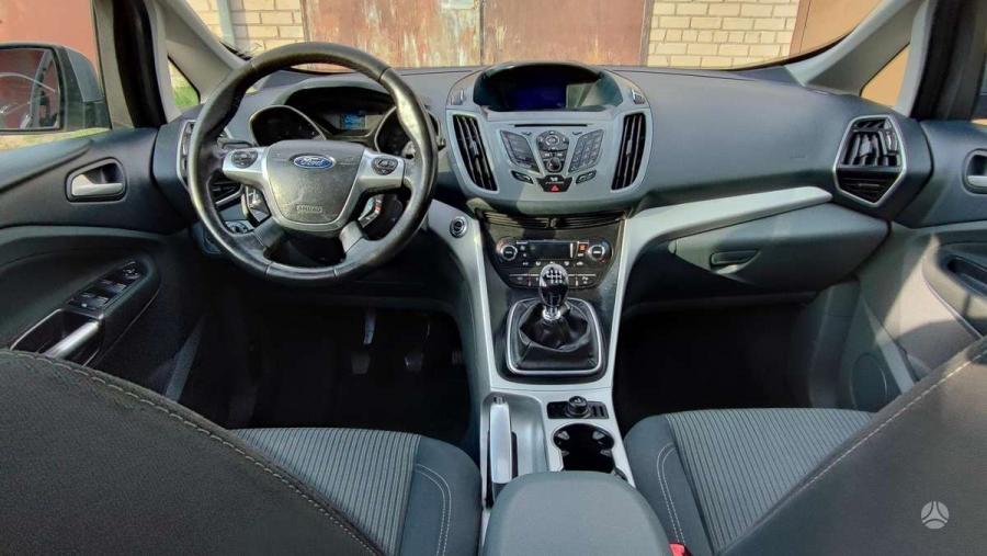 Grey Ford Grand C-MAX 2011 in Prienai, with an engine capacity of 1.56 L and mileage of 270 thousand km for 3790 €, photo 12 on AUTOMOTO.COM.LV