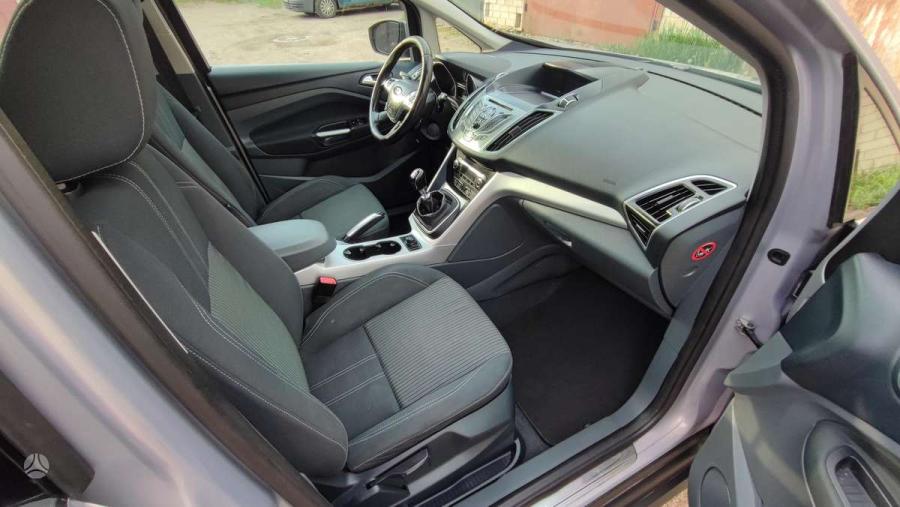 Grey Ford Grand C-MAX 2011 in Prienai, with an engine capacity of 1.56 L and mileage of 270 thousand km for 3790 €, photo 18 on AUTOMOTO.COM.LV