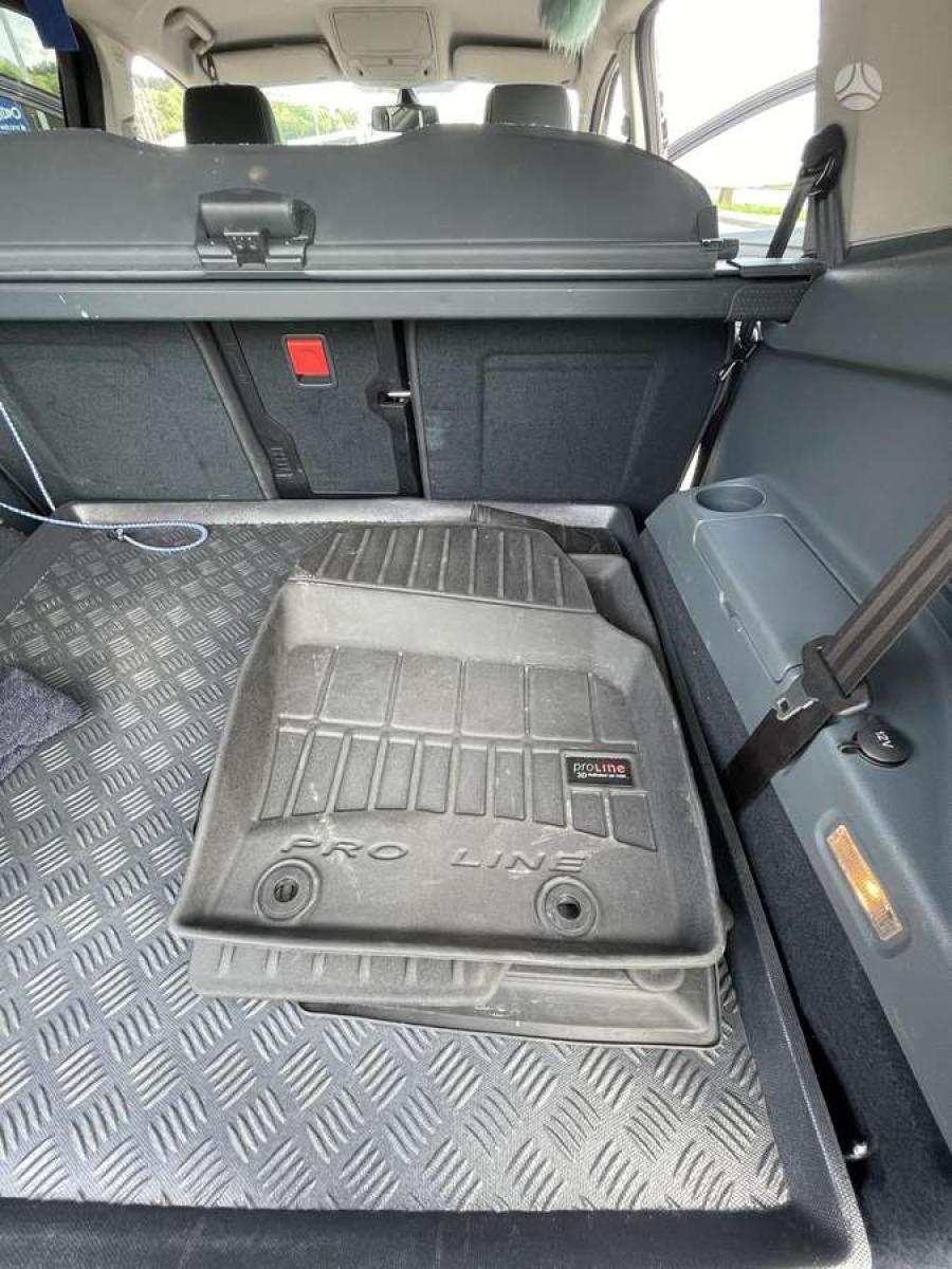 Grey Ford Grand C-MAX 2011 in Vilnius, with an engine capacity of 1.60 L and mileage of 252 thousand km for 3300 €, photo 3 on AUTOMOTO.COM.LV