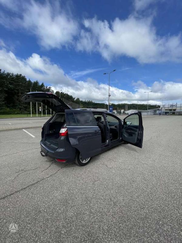 Pelēks Ford Grand C-MAX 2011 Viļņa, ar dzinēja tilpumu 1.60 L un nobraukumu 252 tūkst. km par 3300 €, foto 8 vietnē AUTOMOTO.COM.LV