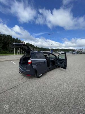 Grey Ford Grand C-MAX 2011 in Vilnius, with an engine capacity of 1.60 L and mileage of 252 thousand km for 3300 €, photo 9 on AUTOMOTO.COM.LV