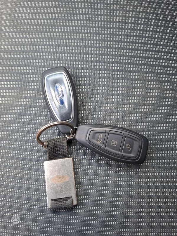 Grey Ford Grand C-MAX 2011 in Ukmerge, with an engine capacity of 1.60 L and mileage of 350 thousand km for 2750 €, photo 6 on AUTOMOTO.COM.LV