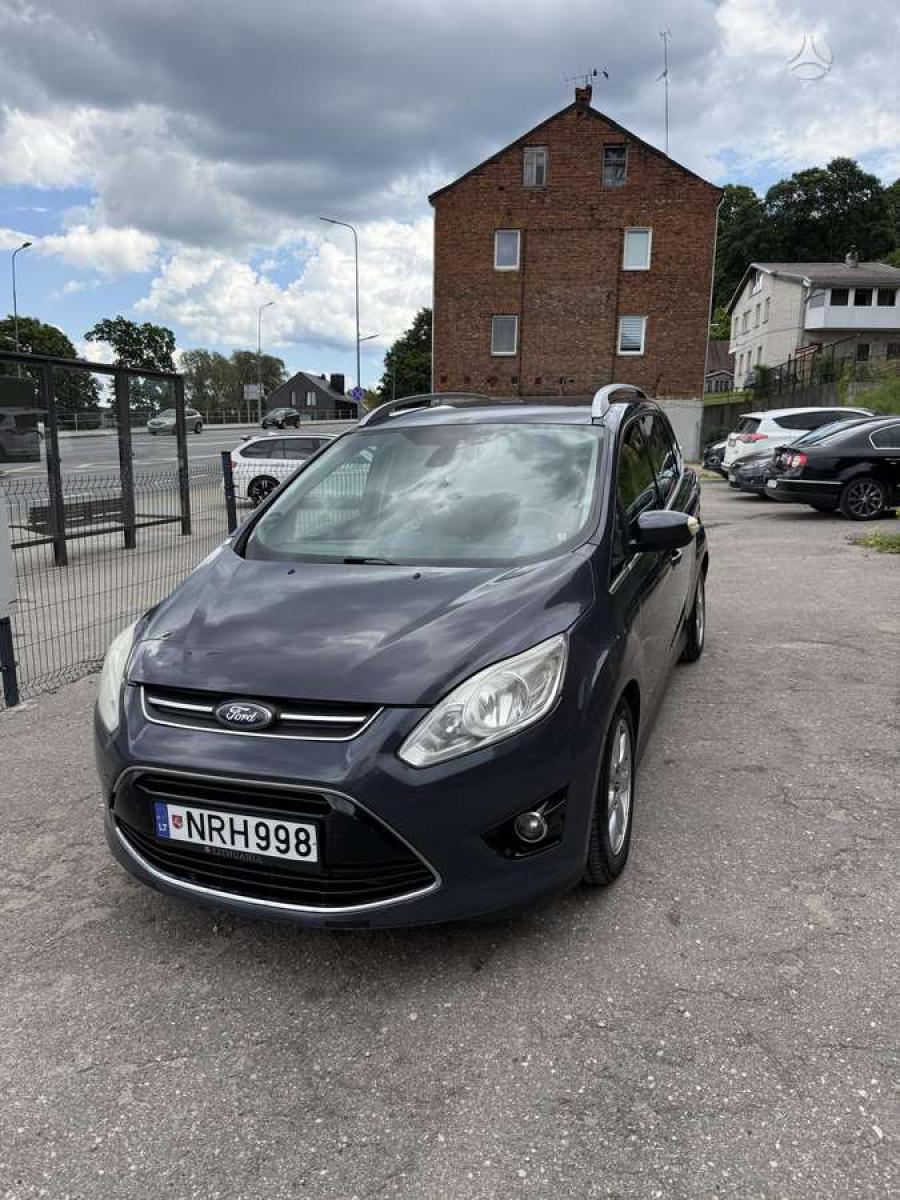 Grey Ford Grand C-MAX 2011 in Kaunas, with an engine capacity of 1.56 L and mileage of 328 thousand km for 3000 €, photo 1 on AUTOMOTO.COM.LV