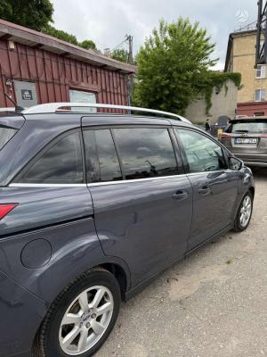 Grey Ford Grand C-MAX 2011 in Kaunas, with an engine capacity of 1.56 L and mileage of 328 thousand km for 3000 €, photo 4 on AUTOMOTO.COM.LV