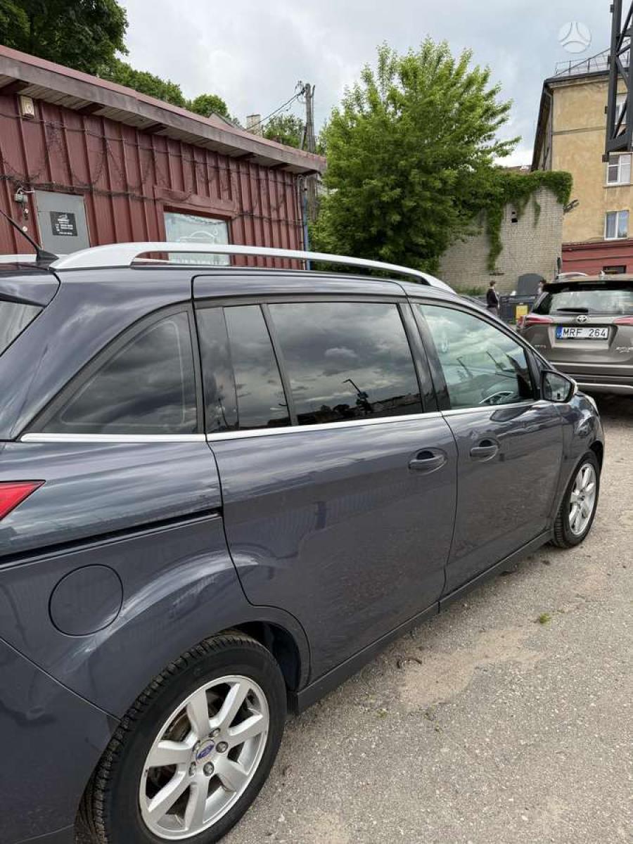 Grey Ford Grand C-MAX 2011 in Kaunas, with an engine capacity of 1.56 L and mileage of 328 thousand km for 3000 €, photo 4 on AUTOMOTO.COM.LV