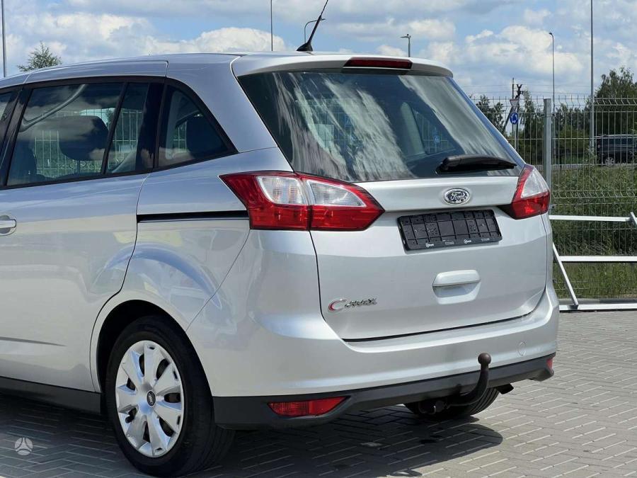 Pelēks Ford Grand C-MAX 2011 Tauragė, ar dzinēja tilpumu 1.60 L un nobraukumu 249 tūkst. km par 3300 €, foto 8 vietnē AUTOMOTO.COM.LV
