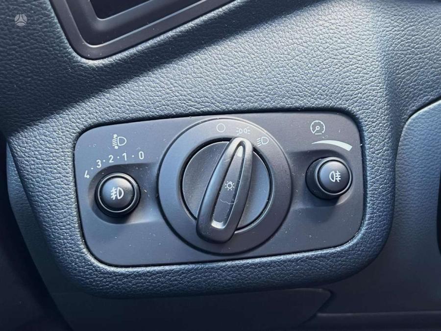 Pelēks Ford Grand C-MAX 2011 Tauragė, ar dzinēja tilpumu 1.60 L un nobraukumu 249 tūkst. km par 3300 €, foto 22 vietnē AUTOMOTO.COM.LV