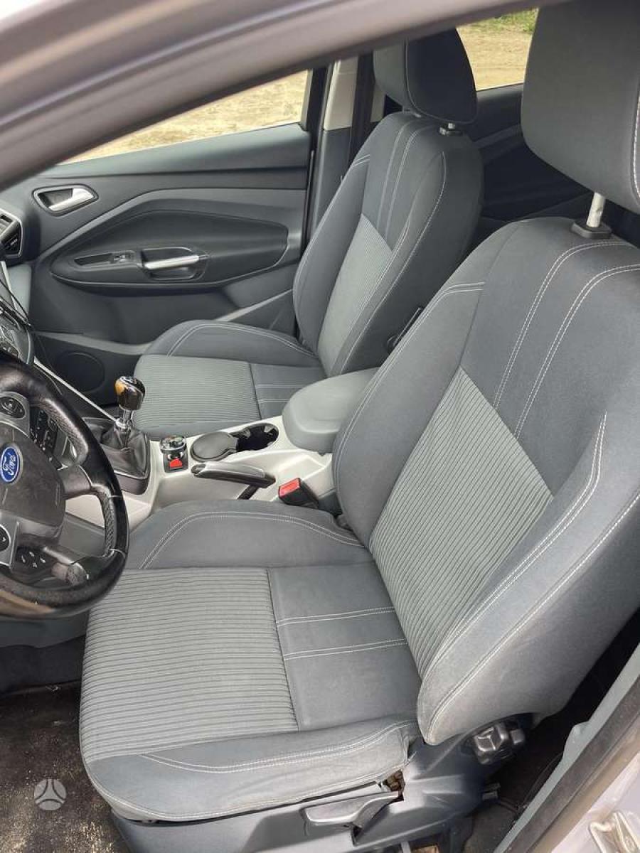 Pelēks Ford Grand C-MAX 2011 Klaipėda, ar dzinēja tilpumu 1.56 L un nobraukumu 312 tūkst. km par 3700 €, foto 19 vietnē AUTOMOTO.COM.LV