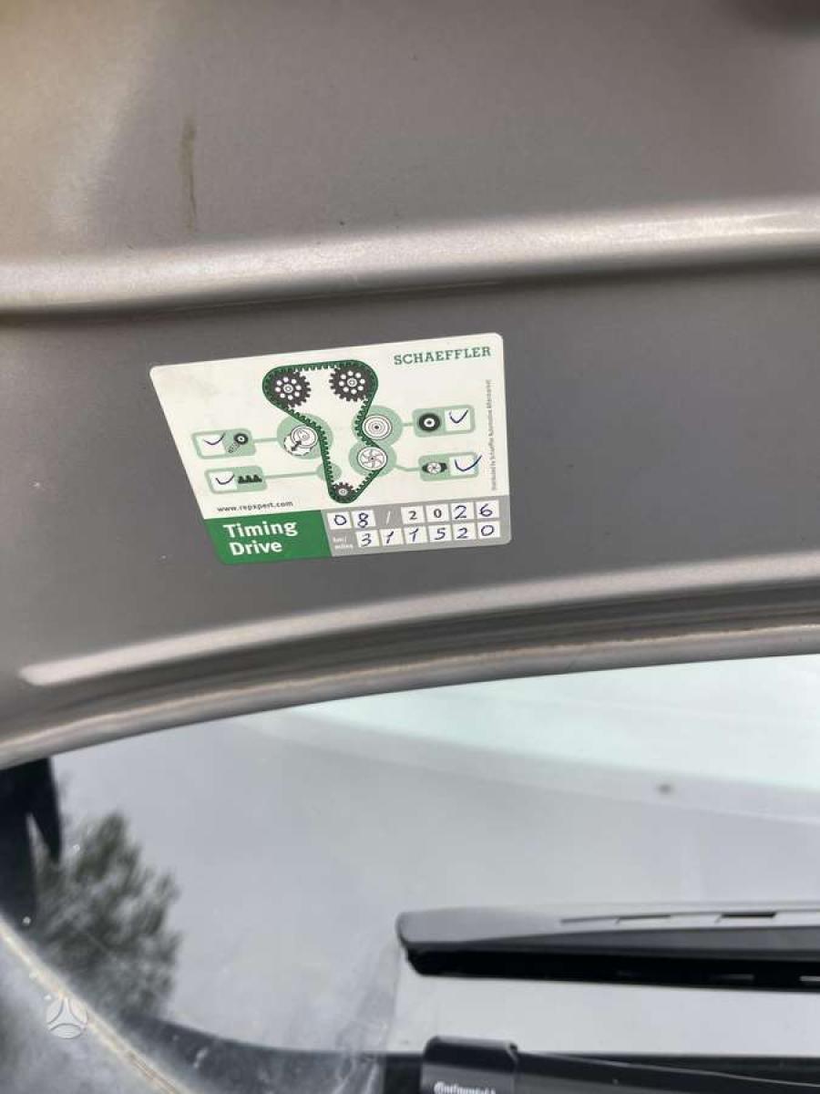 Pelēks Ford Grand C-MAX 2011 Klaipėda, ar dzinēja tilpumu 1.56 L un nobraukumu 312 tūkst. km par 3700 €, foto 29 vietnē AUTOMOTO.COM.LV