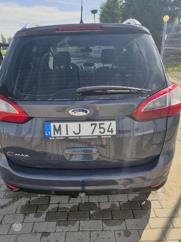 Pelēks Ford Grand C-MAX 2011 Šauļi, ar dzinēja tilpumu 1.56 L un nobraukumu 340 tūkst. km par 4700 €, foto 3 vietnē AUTOMOTO.COM.LV