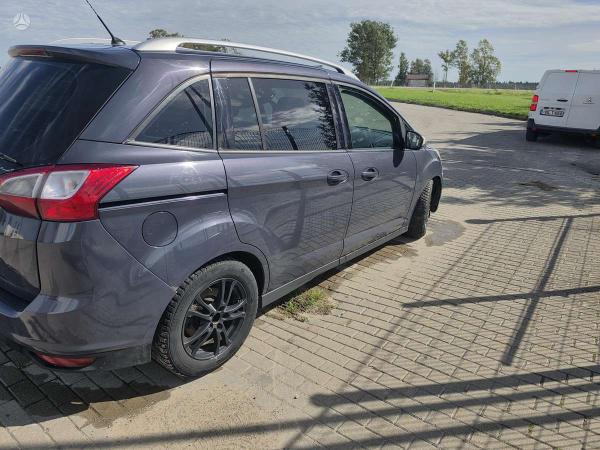 Pelēks Ford Grand C-MAX 2011 Šauļi, ar dzinēja tilpumu 1.56 L un nobraukumu 340 tūkst. km par 4700 €, foto 4 vietnē AUTOMOTO.COM.LV