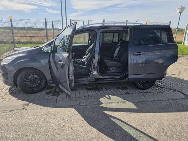 Pelēks Ford Grand C-MAX 2011 Šauļi, ar dzinēja tilpumu 1.56 L un nobraukumu 340 tūkst. km par 4700 €, foto 6 vietnē AUTOMOTO.COM.LV