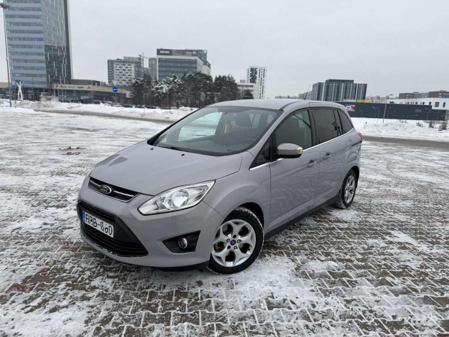 Grey Ford Grand C-MAX 2012 in Vilnius, with an engine capacity of 2.00 L and mileage of 325 thousand km for 3650 €, photo 1 on AUTOMOTO.COM.LV