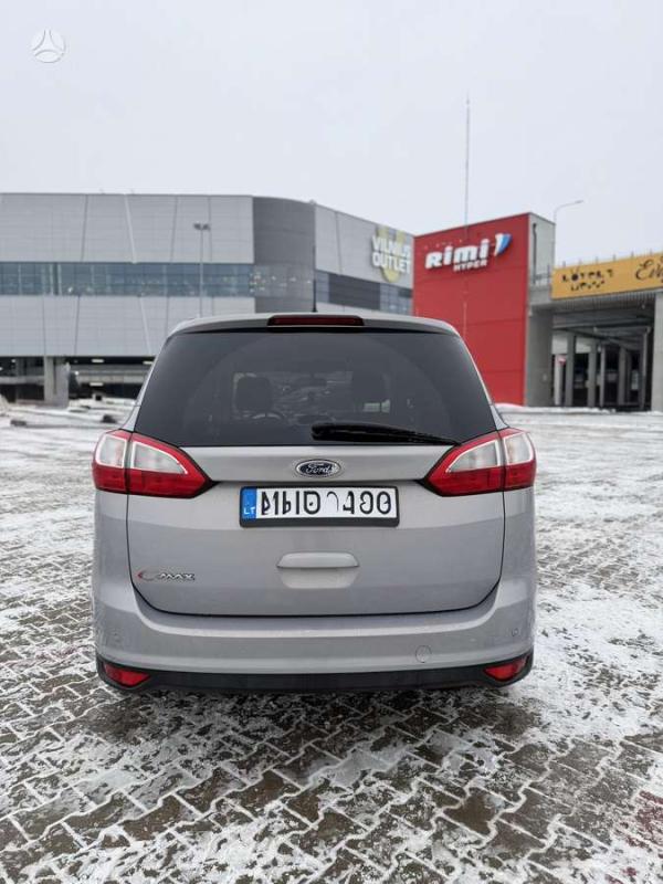 Grey Ford Grand C-MAX 2012 in Vilnius, with an engine capacity of 2.00 L and mileage of 325 thousand km for 3650 €, photo 6 on AUTOMOTO.COM.LV