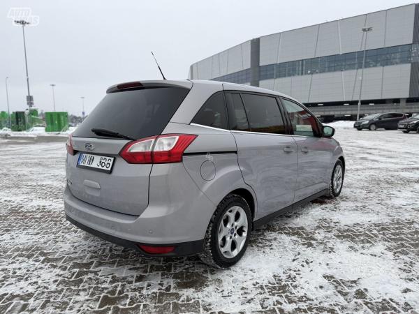 Grey Ford Grand C-MAX 2012 in Vilnius, with an engine capacity of 2.00 L and mileage of 325 thousand km for 3650 €, photo 5 on AUTOMOTO.COM.LV