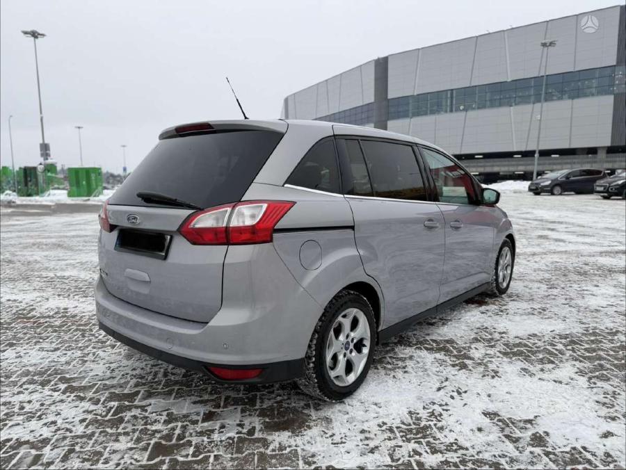 Grey Ford Grand C-MAX 2012 in Vilnius, with an engine capacity of 2.00 L and mileage of 325 thousand km for 3500 €, photo 5 on AUTOMOTO.COM.LV