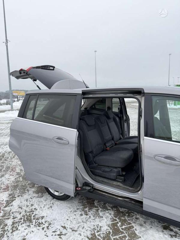 Pelēks Ford Grand C-MAX 2012 Viļņa, ar dzinēja tilpumu 2.00 L un nobraukumu 325 tūkst. km par 3500 €, foto 10 vietnē AUTOMOTO.COM.LV