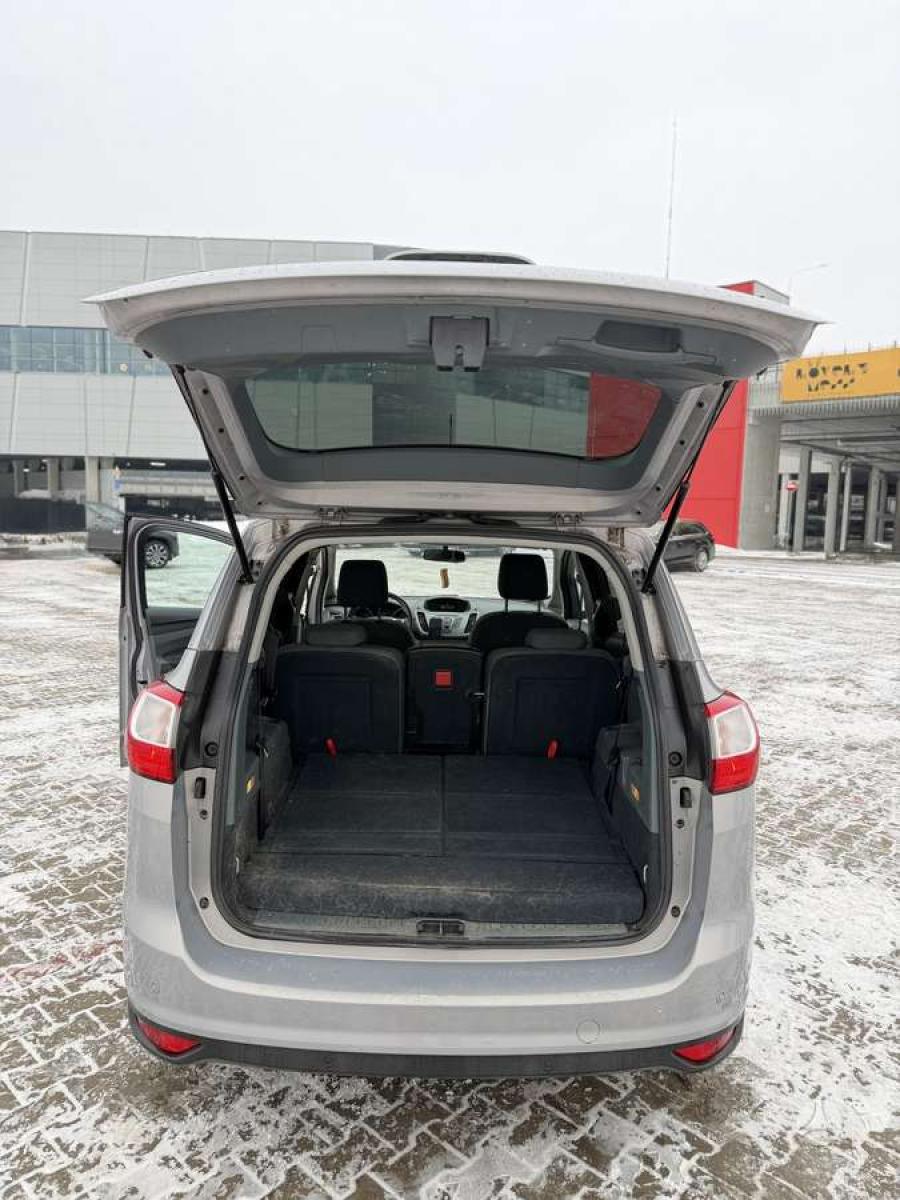 Grey Ford Grand C-MAX 2012 in Vilnius, with an engine capacity of 2.00 L and mileage of 325 thousand km for 3500 €, photo 12 on AUTOMOTO.COM.LV