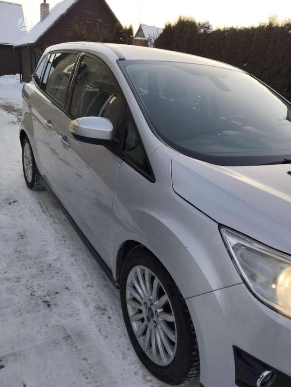 Pelēks Ford Grand C-MAX 2012 Marijampole, ar dzinēja tilpumu 2.00 L un nobraukumu 276 tūkst. km par 3500 €, foto 3 vietnē AUTOMOTO.COM.LV