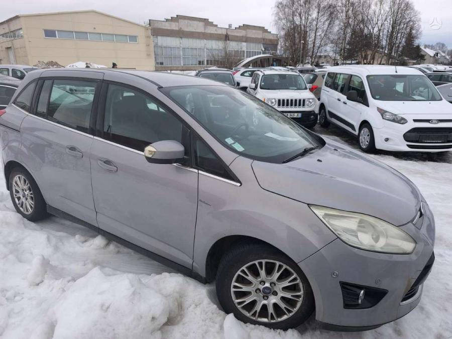 Grey Ford Grand C-MAX 2012 in Taurage, with an engine capacity of 1.60 L and mileage of 270 thousand km for 2750 €, photo 2 on AUTOMOTO.COM.LV