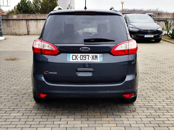 Grey Ford Grand C-MAX 2012 in Siauliai, with an engine capacity of 2.00 L and mileage of 270 thousand km for 4550 €, photo 6 on AUTOMOTO.COM.LV