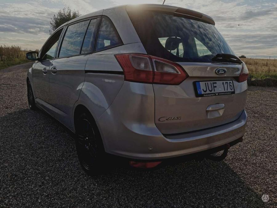 Pelēks Ford Grand C-MAX 2013 Viļņa, ar dzinēja tilpumu 2.00 L un nobraukumu 250 tūkst. km par 3550 €, foto 3 vietnē AUTOMOTO.COM.LV