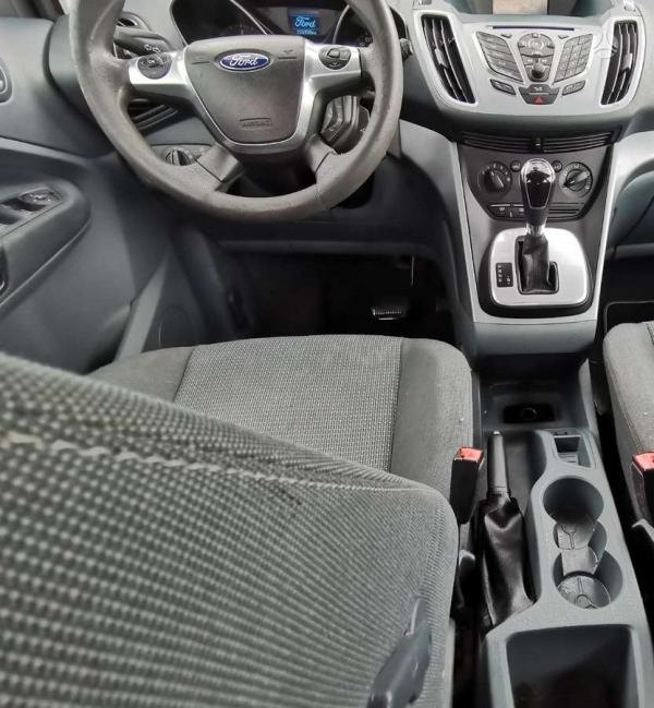 Pelēks Ford Grand C-MAX 2013 Viļņa, ar dzinēja tilpumu 2.00 L un nobraukumu 250 tūkst. km par 3550 €, foto 5 vietnē AUTOMOTO.COM.LV