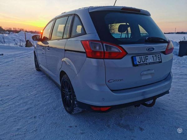 Pelēks Ford Grand C-MAX 2013 Viļņa, ar dzinēja tilpumu 2.00 L un nobraukumu 250 tūkst. km par 3550 €, foto 4 vietnē AUTOMOTO.COM.LV