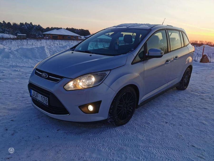 Grey Ford Grand C-MAX 2013 in Vilnius, with an engine capacity of 2.00 L and mileage of 250 thousand km for 3550 €, photo 6 on AUTOMOTO.COM.LV