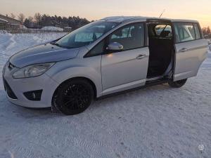Grey Ford Grand C-MAX 2013 in Vilnius, with an engine capacity of 2.00 L and mileage of 250 thousand km for 3550 €, photo 7 on AUTOMOTO.COM.LV