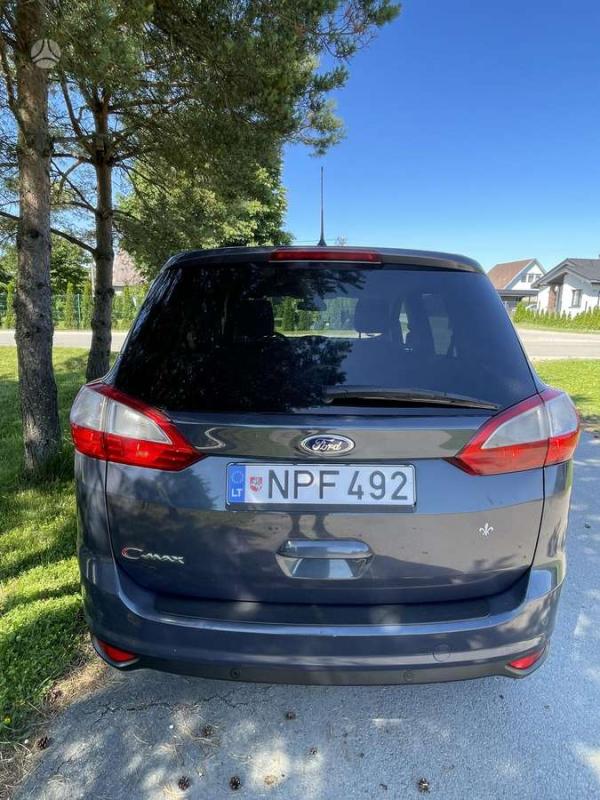 Grey Ford Grand C-MAX 2014 in Kretinga, with an engine capacity of 1.60 L and mileage of 186 thousand km for 4600 €, photo 7 on AUTOMOTO.COM.LV